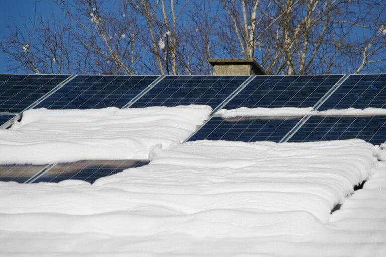 What Are the Best Solar Panels for Colder Climates? | Modernize