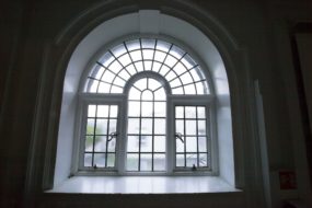 Your 2025 Guide to Palladian Windows: Prices, Treatments & Sizes
