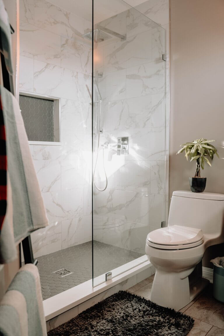 16 Small Bathroom Shower Ideas for Style and Saving Space | Modernize