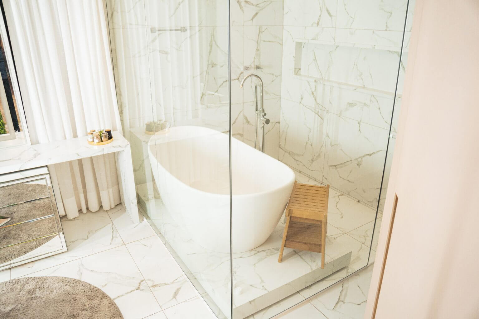 2025 Walk-in Shower Cost: Pricing Guide by Size & Type
