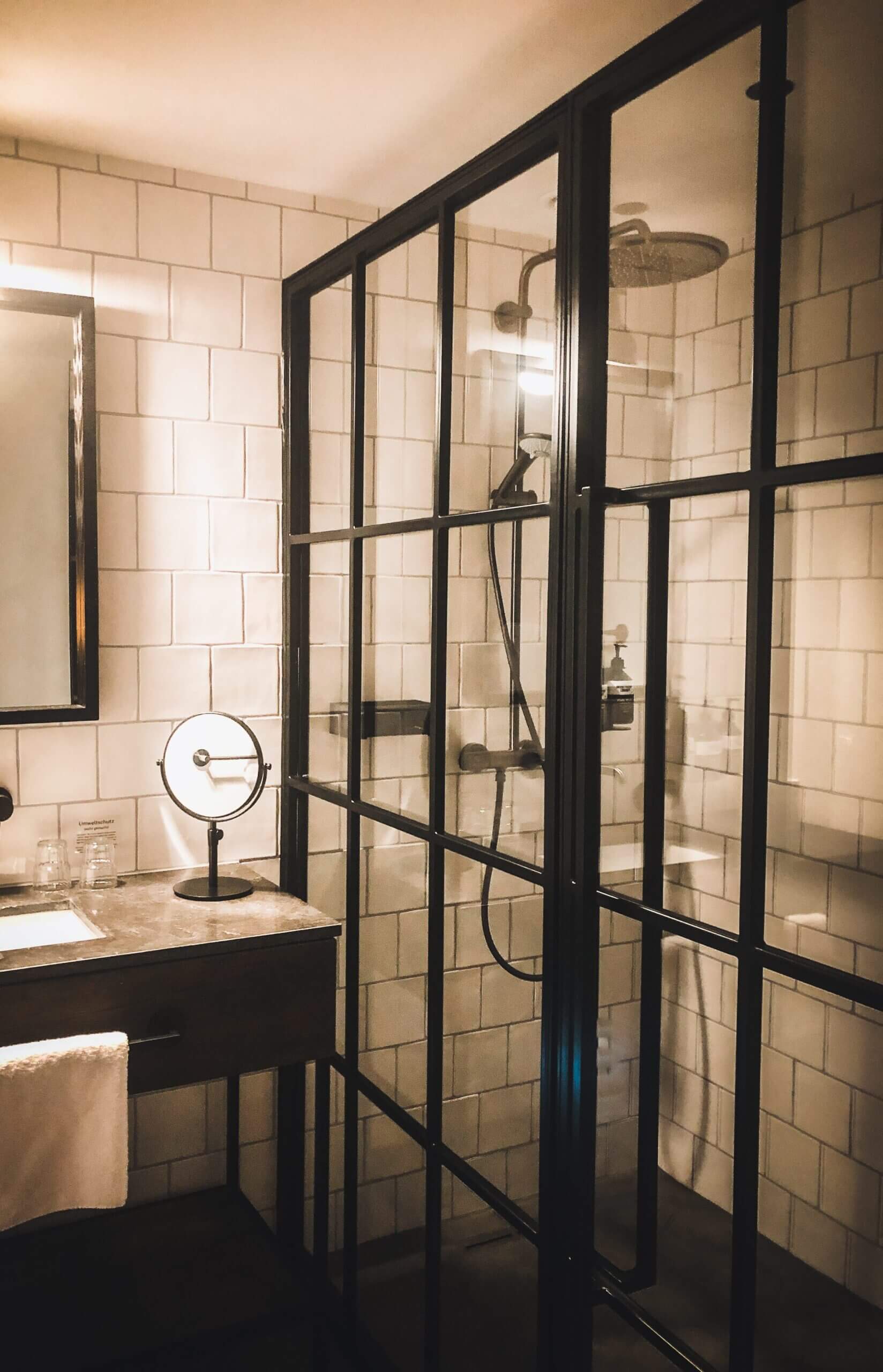 Guide to Framed Showers: Doors, Cost, and Materials | Modernize
