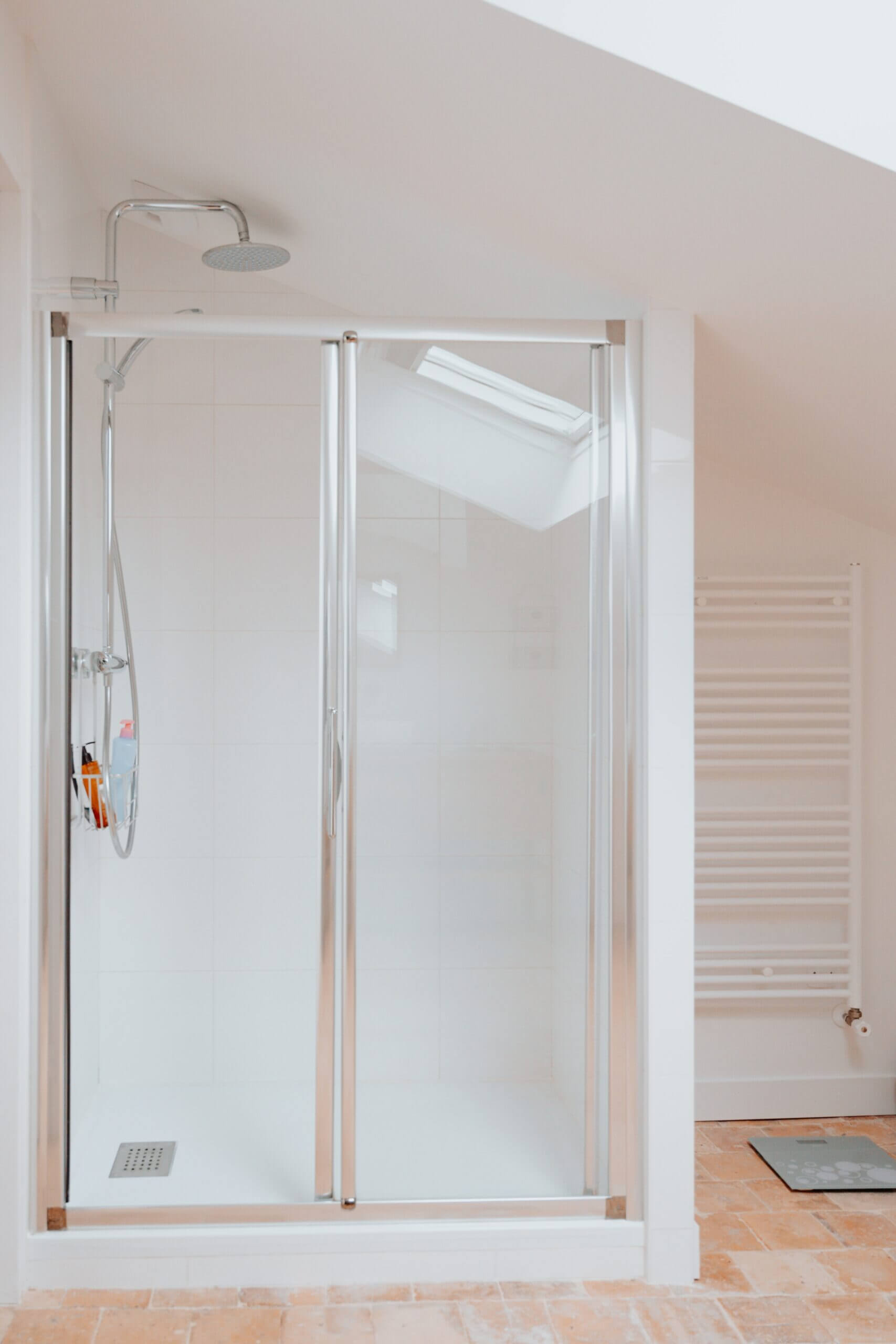 Guide to Framed Showers: Doors, Cost, and Materials | Modernize
